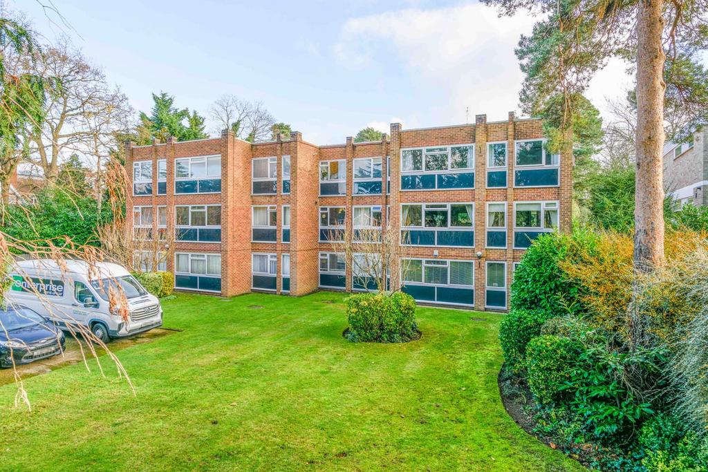 Bridgewater Road, Weybridge, KT13 2 bed apartment for sale - £335,000