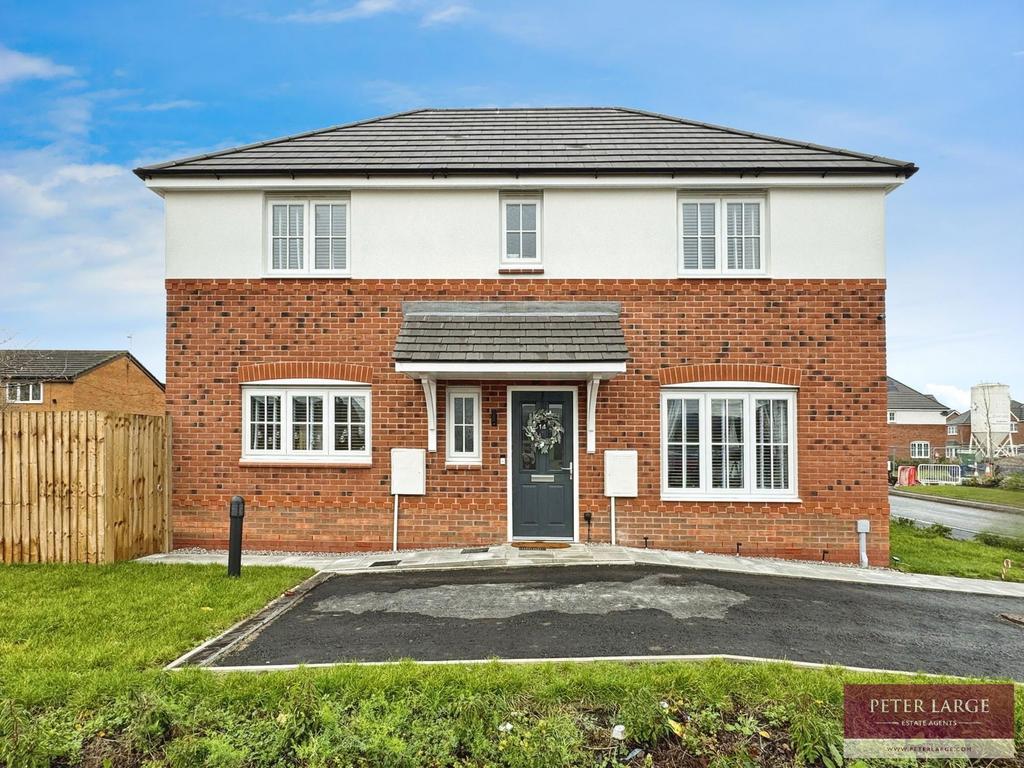 14 Clos Rhosyn, Rhyl, LL18 4GL 3 bed detached house - £260,000