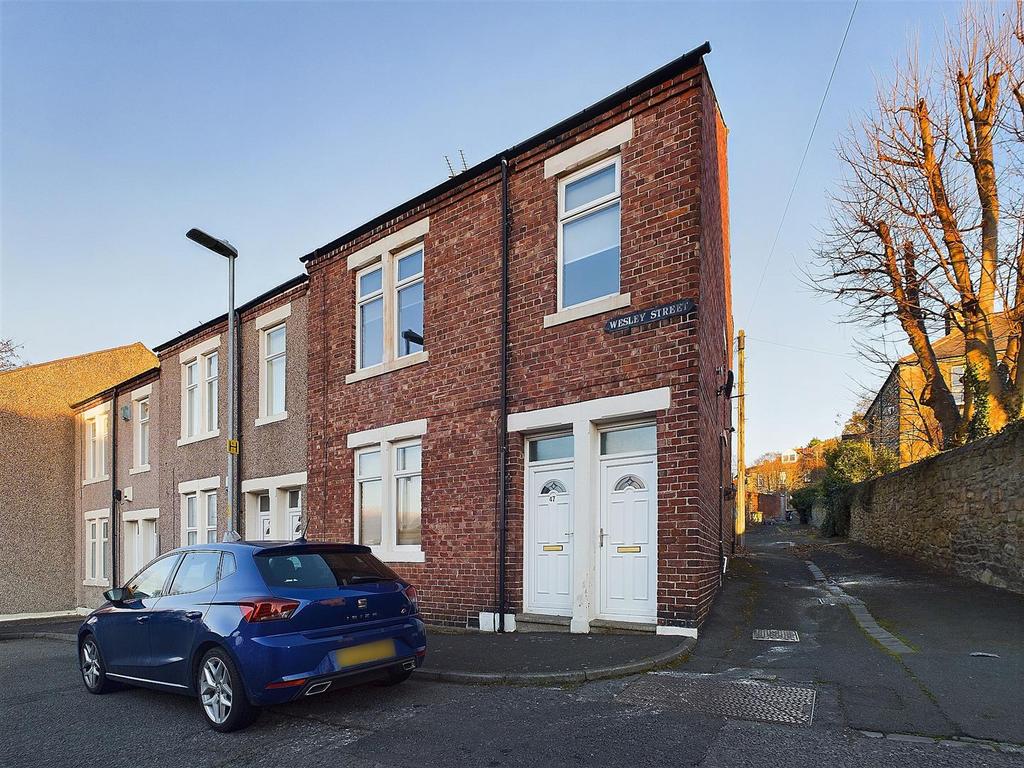 Wesley Street, Gateshead NE9 2 bed flat - £118,000