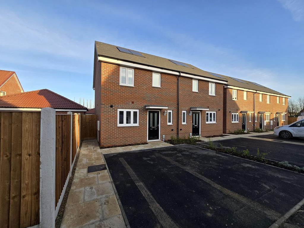 Beales Grove, Castleton Grange 2 bed semi-detached house - £81,000