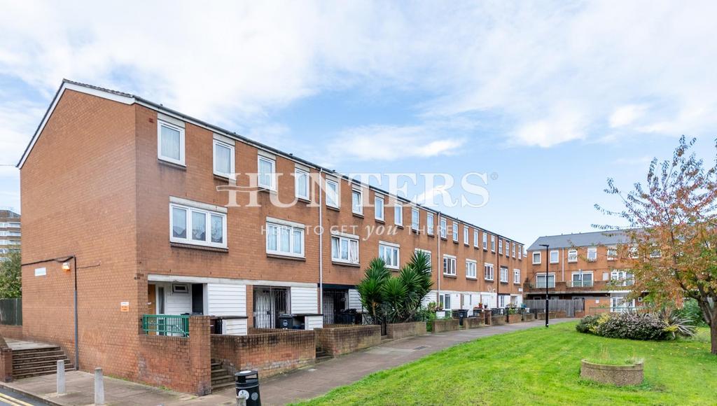 Templeton Close, London, N16 4 bed townhouse - £3,000 pcm (£692 pw)
