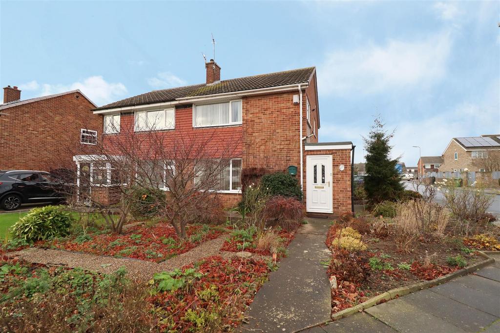 Princes Square, Thornaby, TS17 9HS 3 bed semi-detached house for sale ...