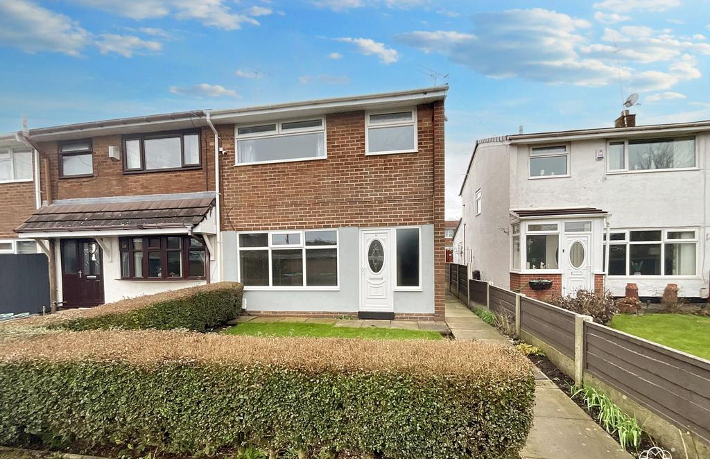 Prince Way, Royton, OL2 3 bed end of terrace house - £210,000