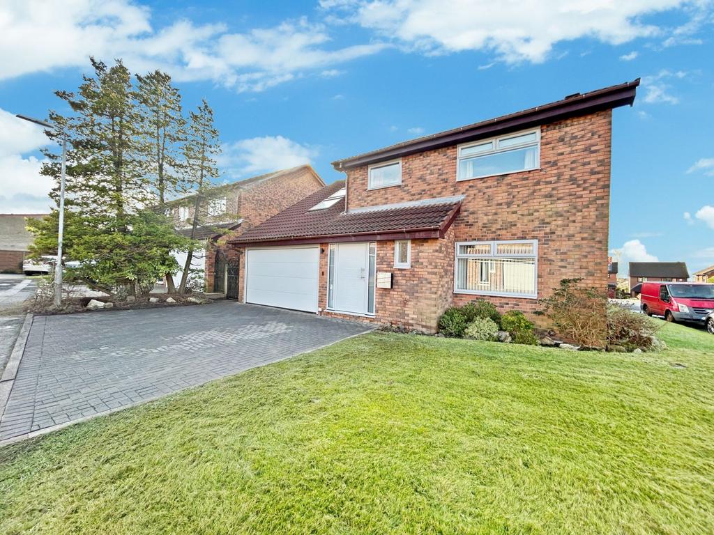 Allesley Close, Westhoughton, BL5 5 bed detached house for sale - £450,000