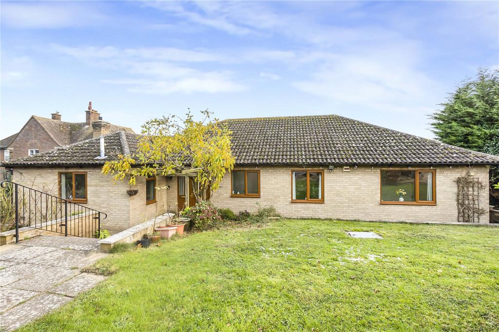 Ashendon, Buckinghamshire 4 bed bungalow - £775,000
