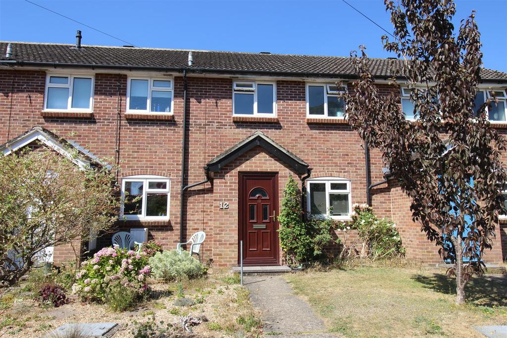 Hadrians Close, Salisbury SP2 2 bed terraced house - £1,150 pcm (£265 pw)
