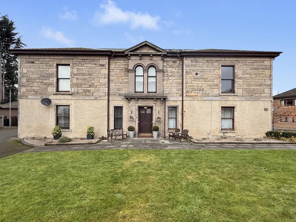 South View Road, Elgin, IV30 3 bed flat - £185,000