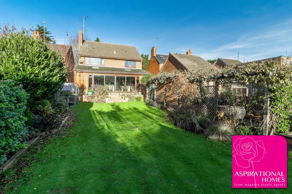 Stanwick 4 bed detached house - £525,000