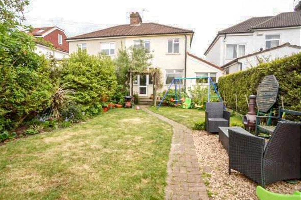Overndale Road, Bristol BS16 3 bed semi-detached house for sale - £425,000
