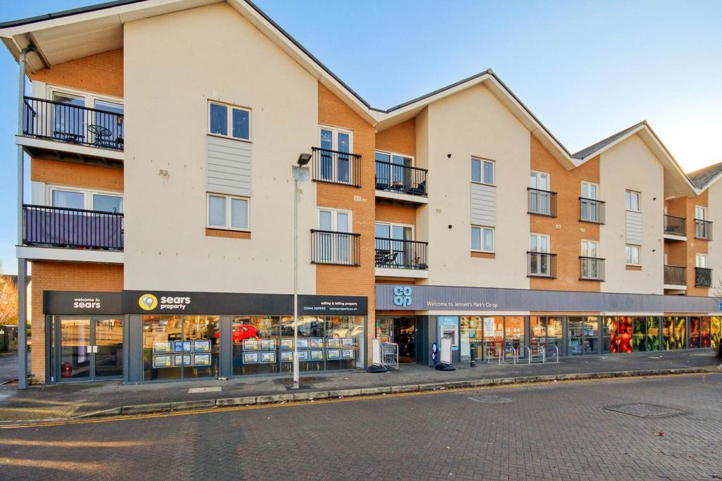 Falcon Way, Bracknell RG12 2 bed flat for sale - £285,000