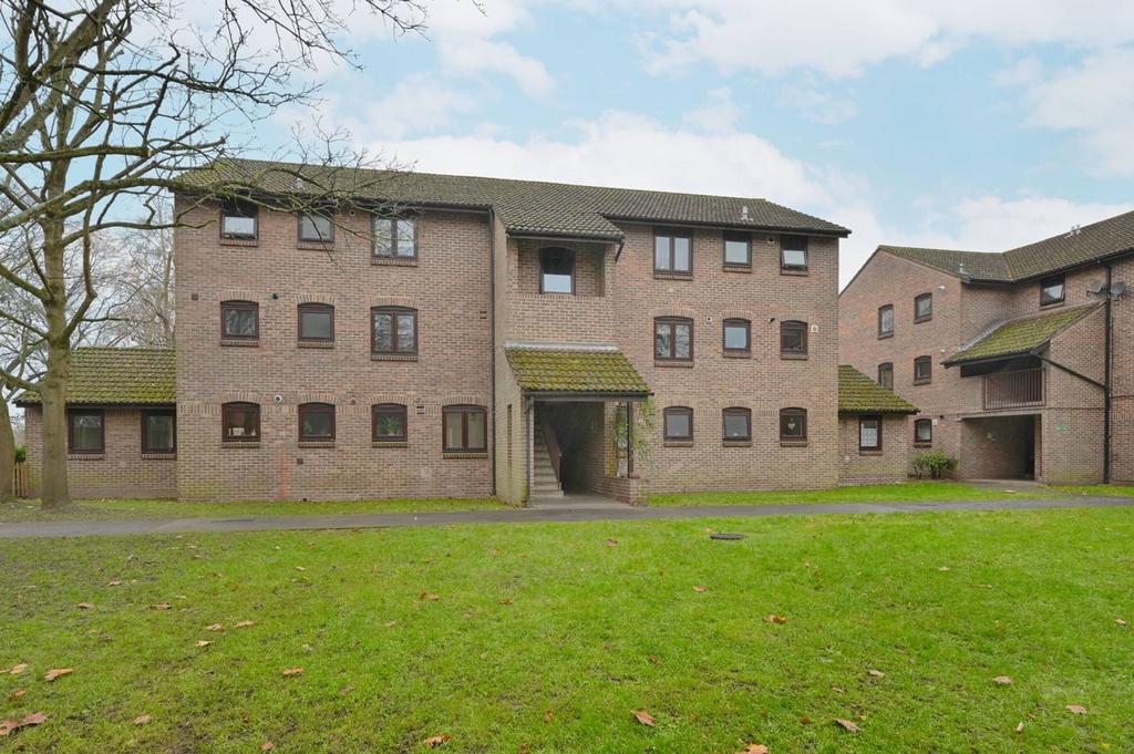 Anstice Close, Chiswick, London, W4 2 bed flat to rent - £3,200 pcm (£738 pw)