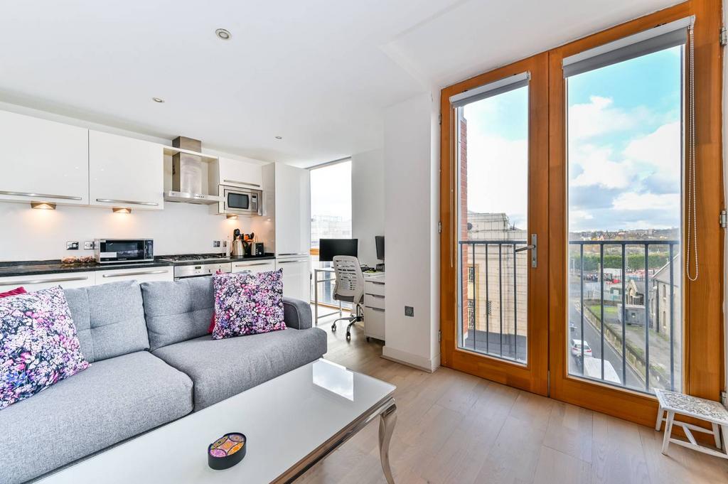 Highgate Road, Kentish Town, London, NW5 1 bed flat for sale - £425,000