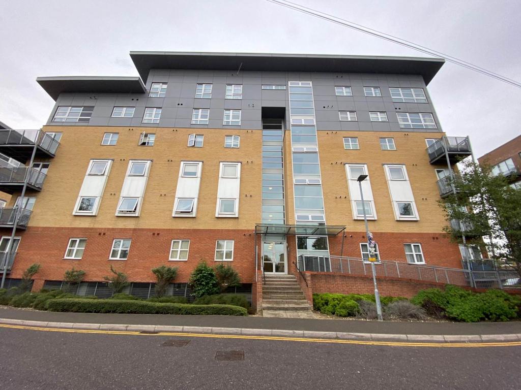 Odette Court, Borehamwood 2 bed flat - £1,575 pcm (£363 pw)