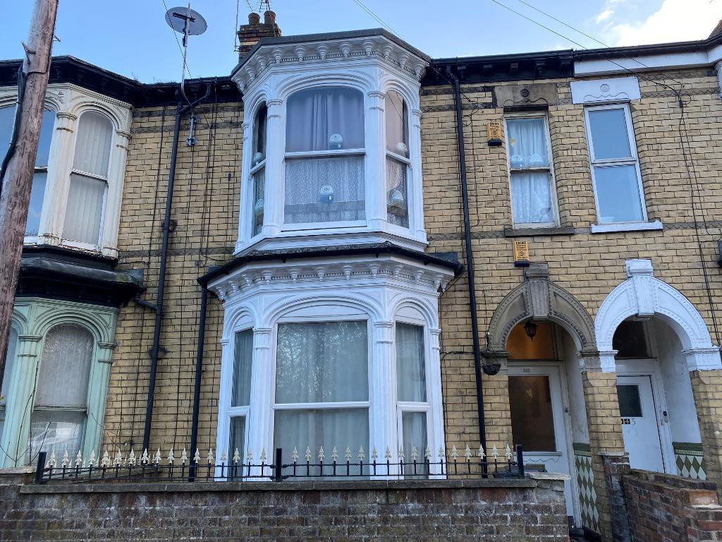 Spring Bank West, Hull, HU3 1LD 2 bed terraced house - £134,950