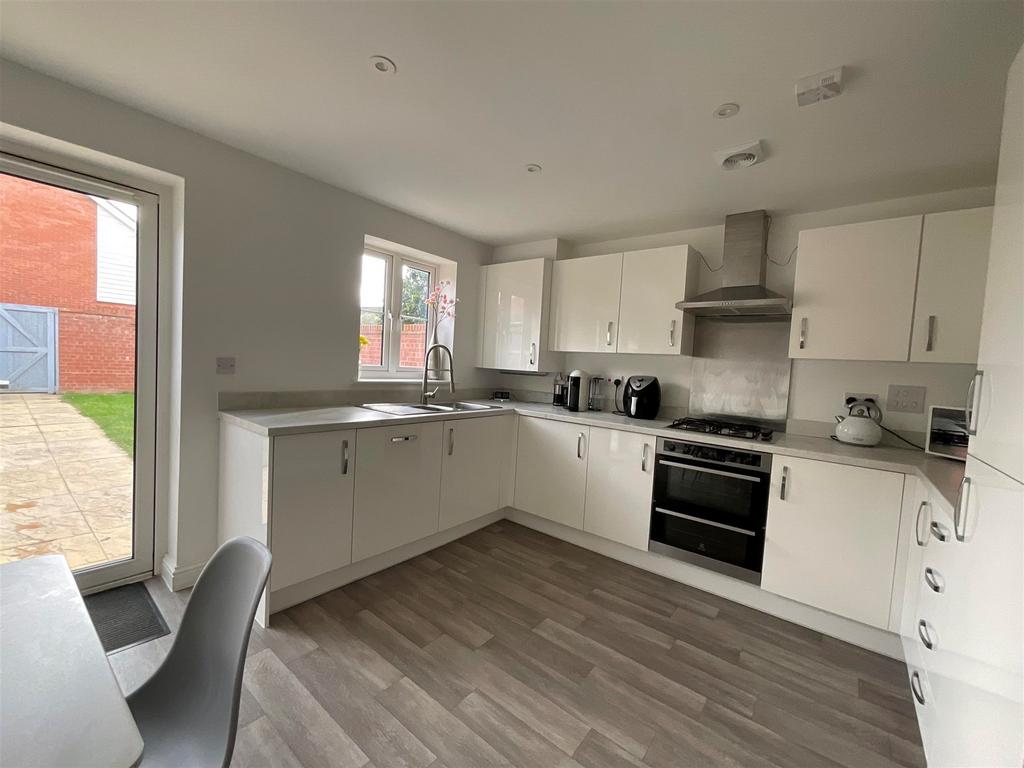 Low Weald Lane, Broadbridge Heath... 3 bed semi-detached house for sale ...