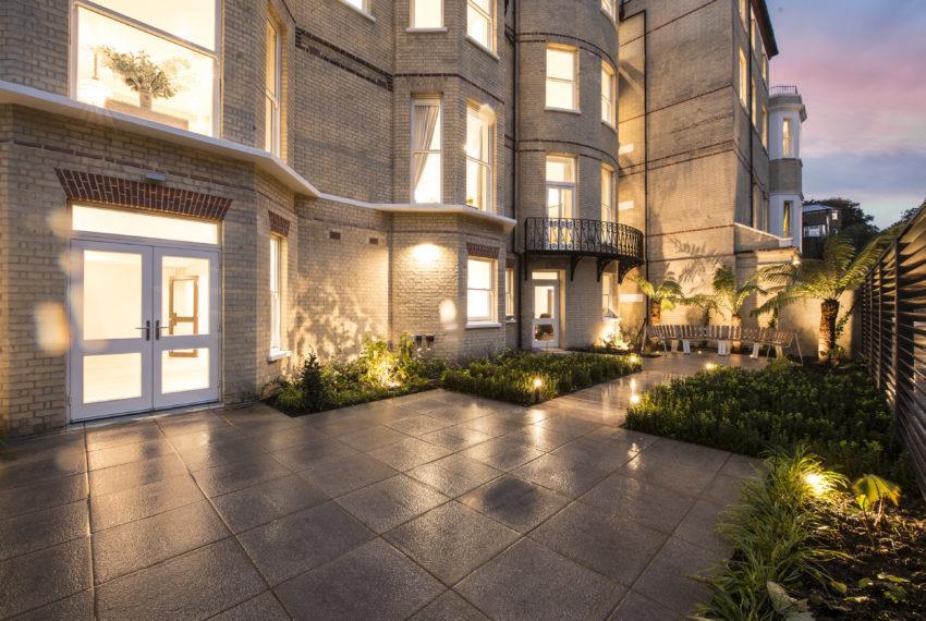 Arkwright Road, London NW3 4 bed apartment - £15,578 pcm (£3,595 pw)