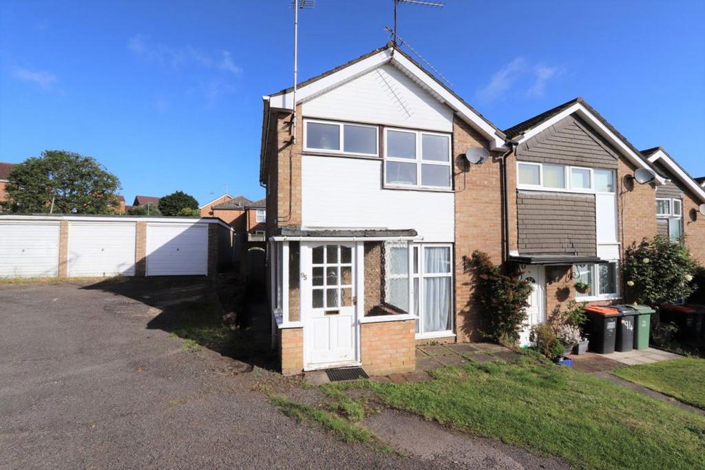Bideford Green, Linslade 3 bed house - £1,495 pcm (£345 pw)