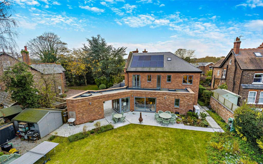 Mill Lane, Lymm, Cheshire, WA13 5 bed detached house for sale - £1,500,000