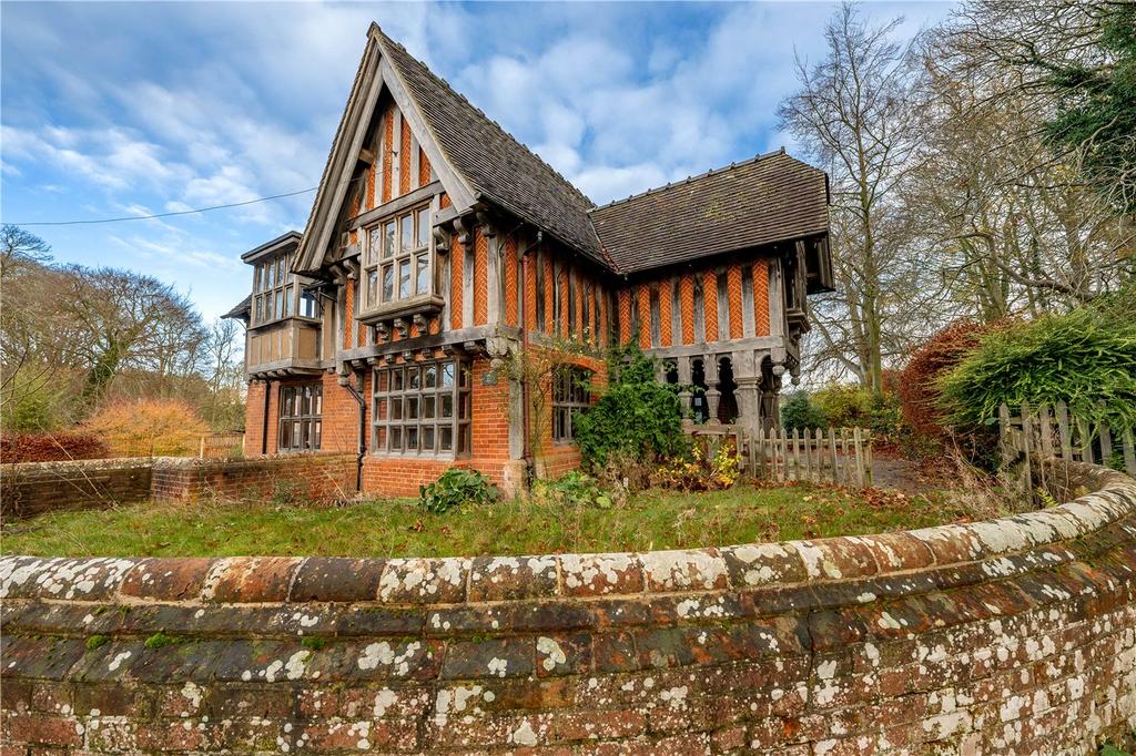 Norwich Road, Stoke Holy Cross... 4 bed detached house - £600,000