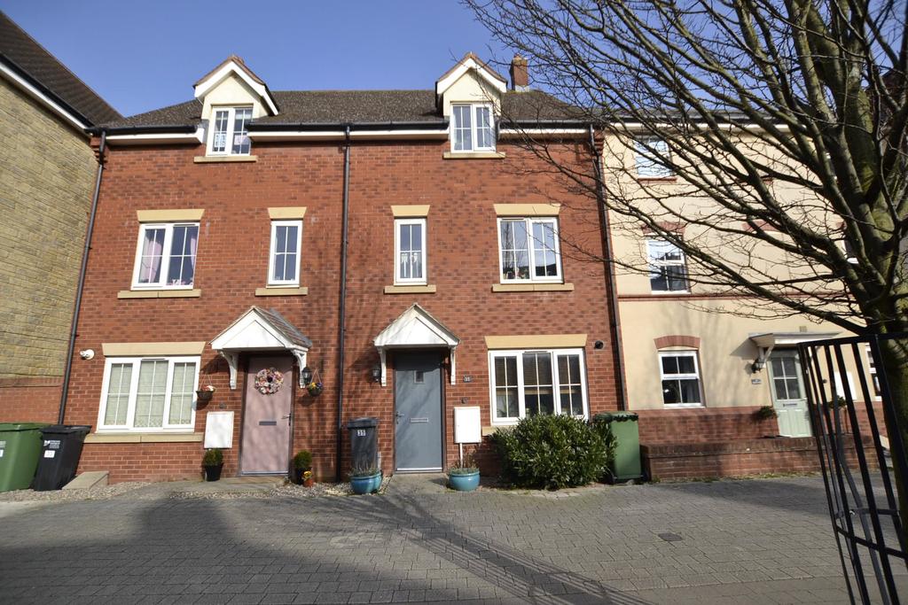 Typhoon Way, Gloucester GL3 3 bed terraced house - £1,250 pcm (£288 pw)