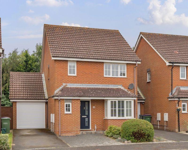Hawkinge 3 bed detached house - £399,995