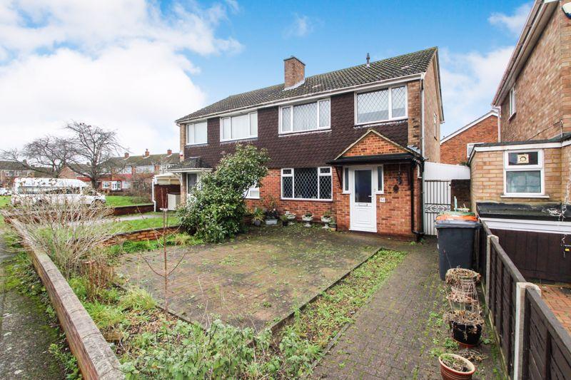 Kimble Drive, Bedford MK41 3 bed semi-detached house for sale - £285,000