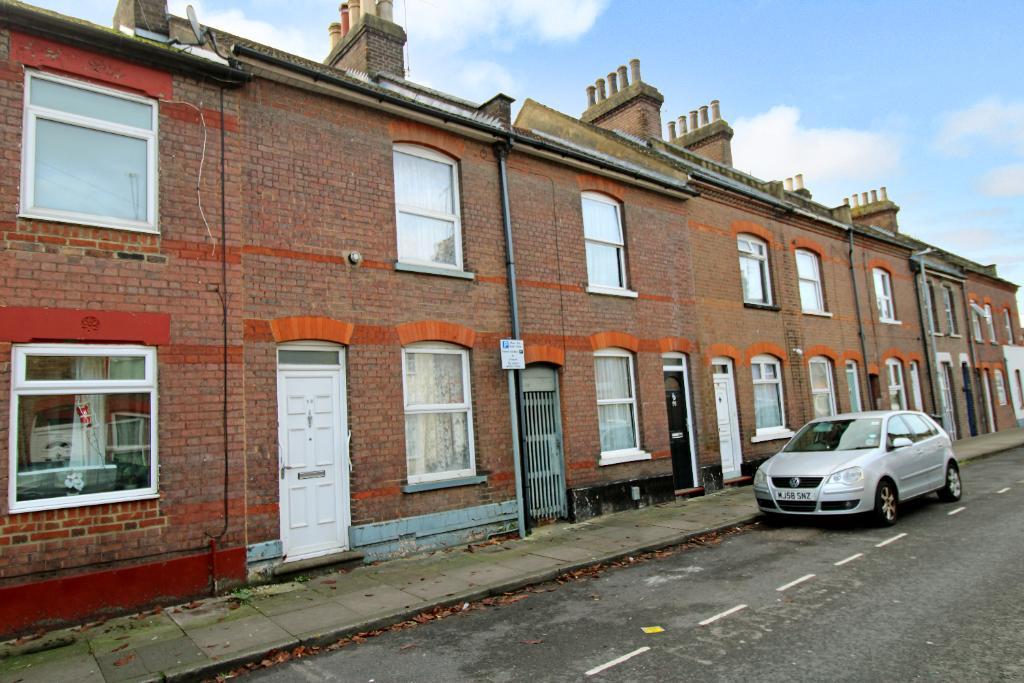 Hibbert Street, Luton, Bedfordshire... 2 bed terraced house - £220,000