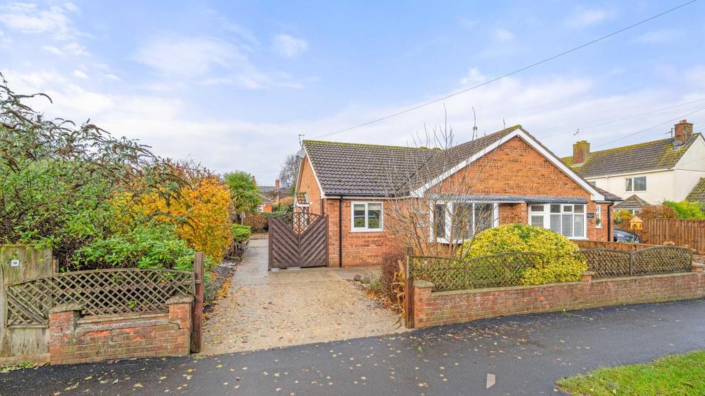 West End, Spilsby, PE23 2 bed semi-detached bungalow for sale - £189,950