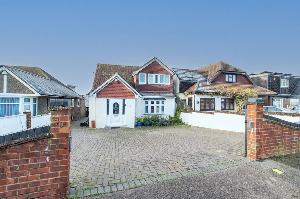Lewis Road, Istead Rise, Gravesend... 4 bed detached house - £575,000