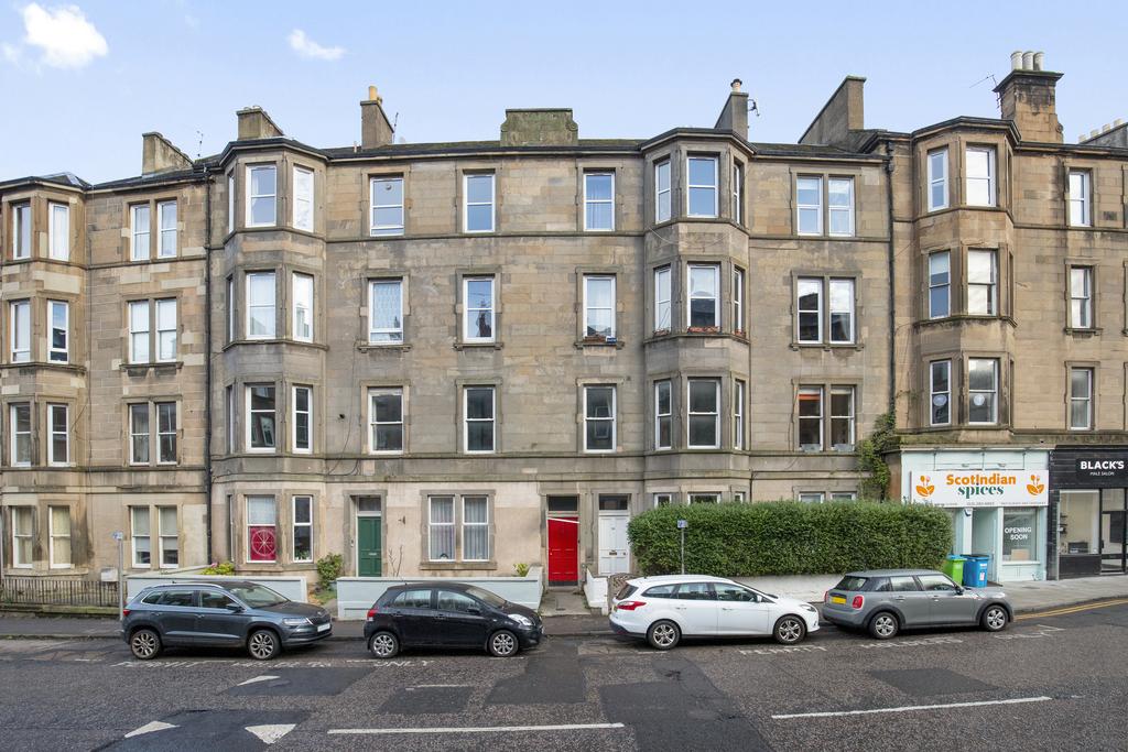 18/6 Polwarth Crescent, Edinburgh... 2 bed flat - £340,000