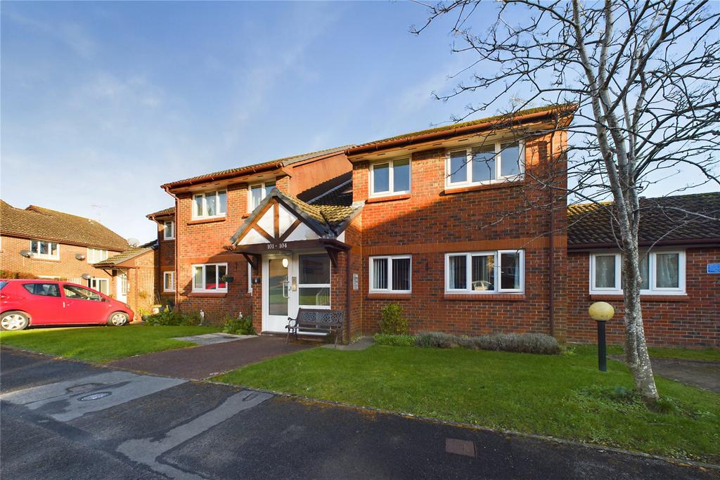 Acorn Drive, Wokingham, Berkshire, RG40 2 bed apartment for sale - £225,000