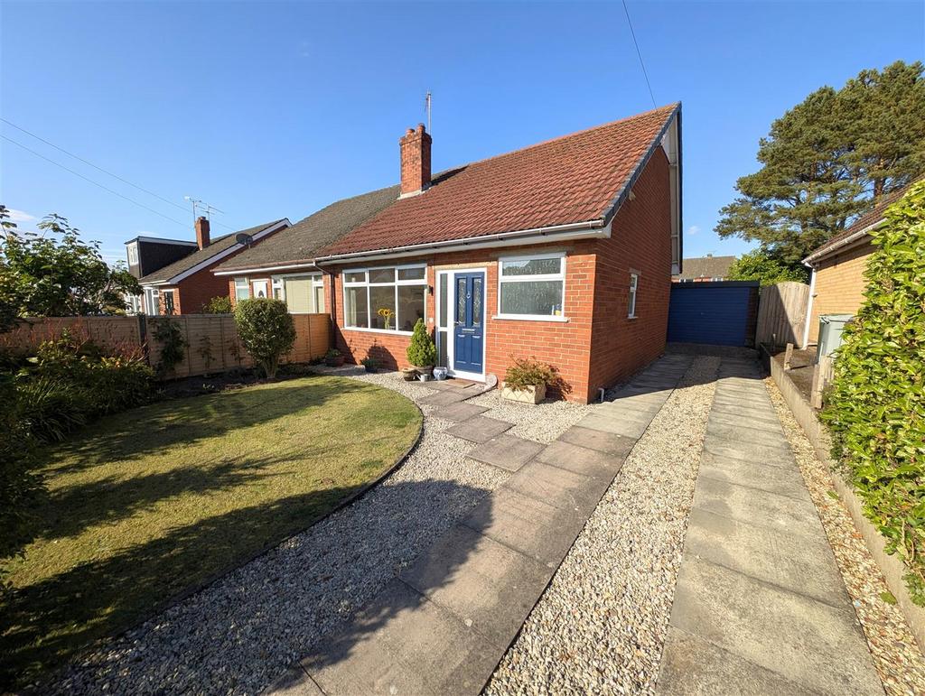 Princess Drive, Sandbach 2 bed semi-detached bungalow - £230,000