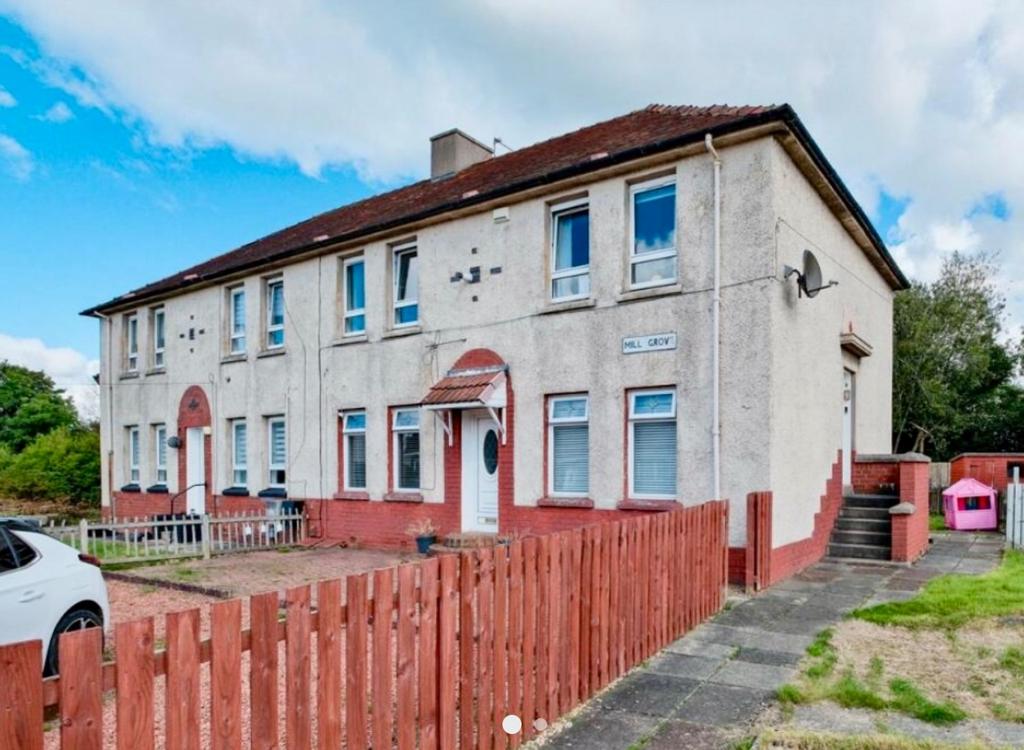 Mill Grove, Hamilton ML3 2 bed flat - £695 pcm (£160 pw)