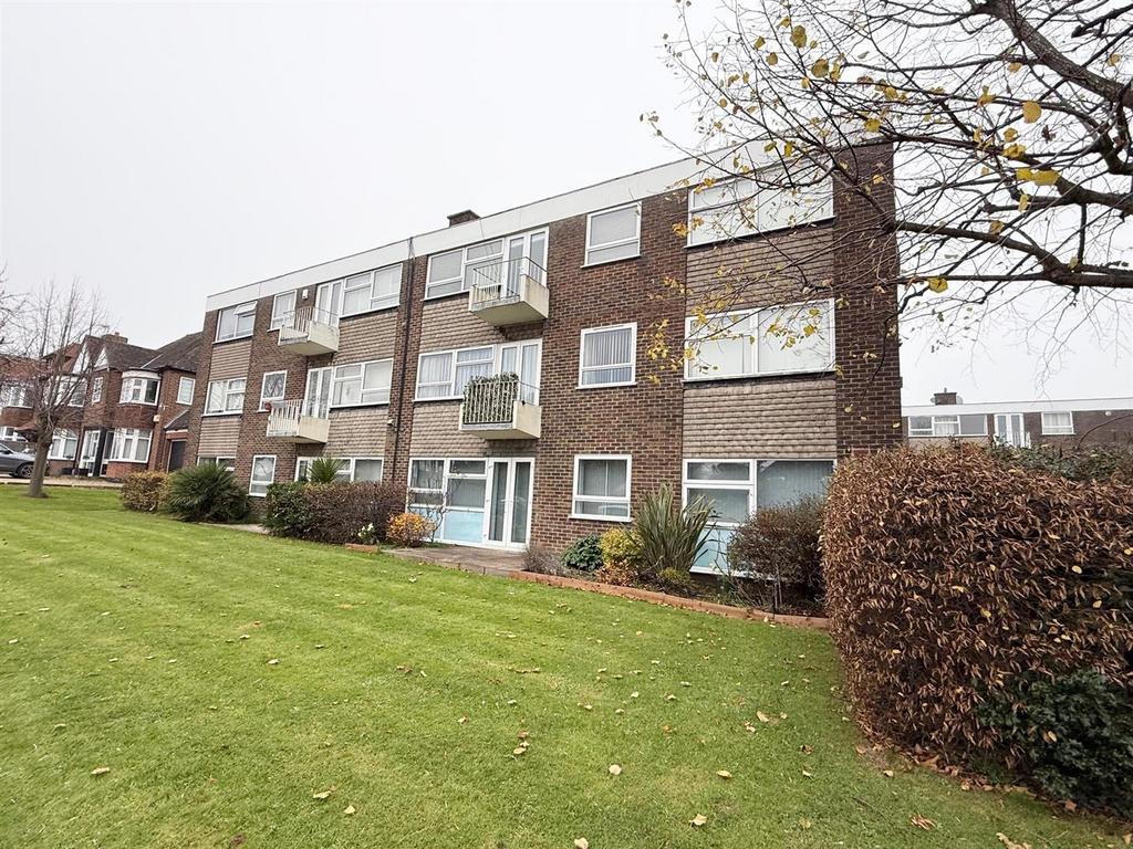 Rockleigh Court, Hutton Road... 2 bed apartment for sale - £375,000