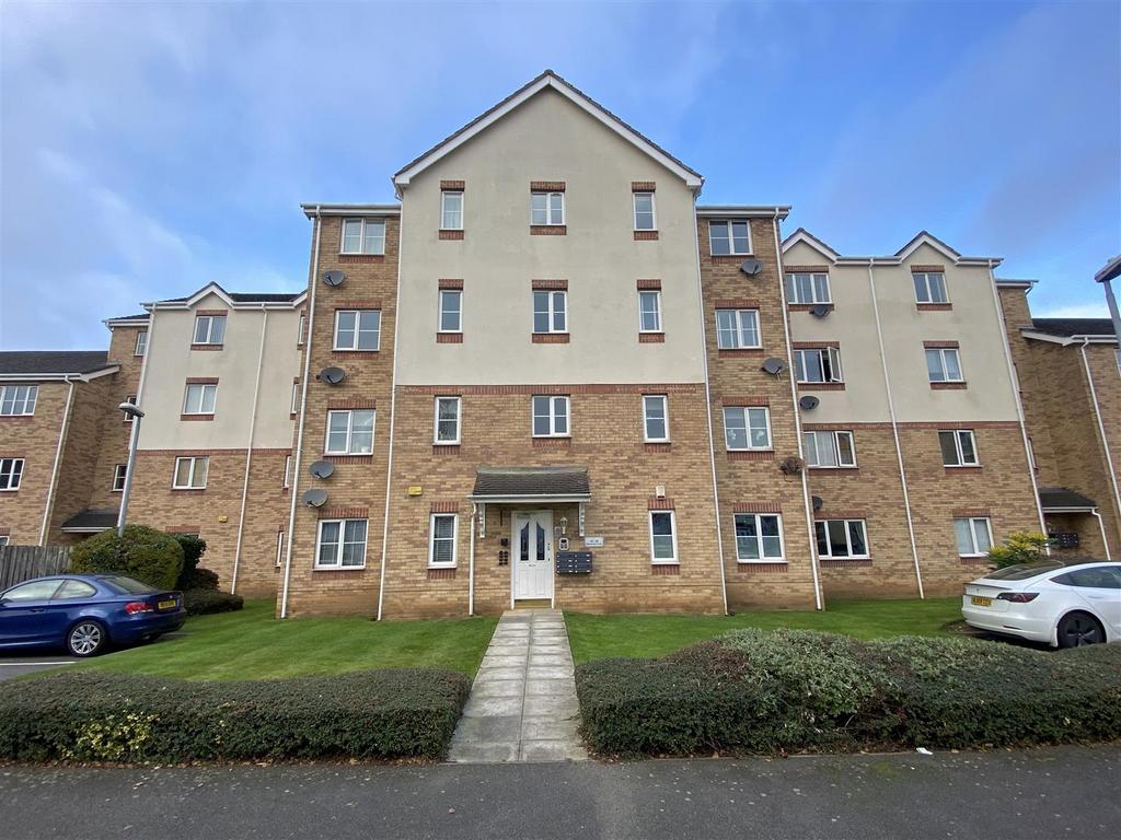 Waterside Court, Oldbury B69 2 bed flat - £140,000