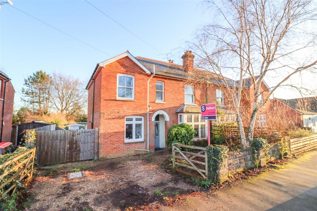 Albert Street, Fleet GU51 4 bed semi-detached house - £600,000