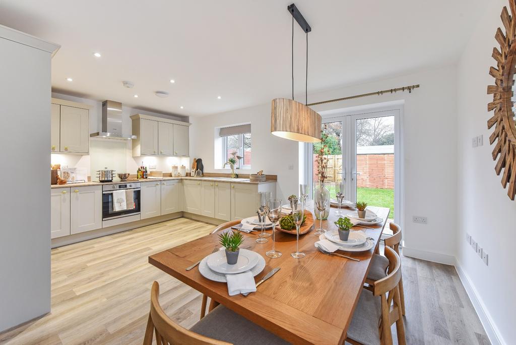 STAMP DUTY INCENTIVE* THROUGHOUT... 2 bed end of terrace house - £310,000