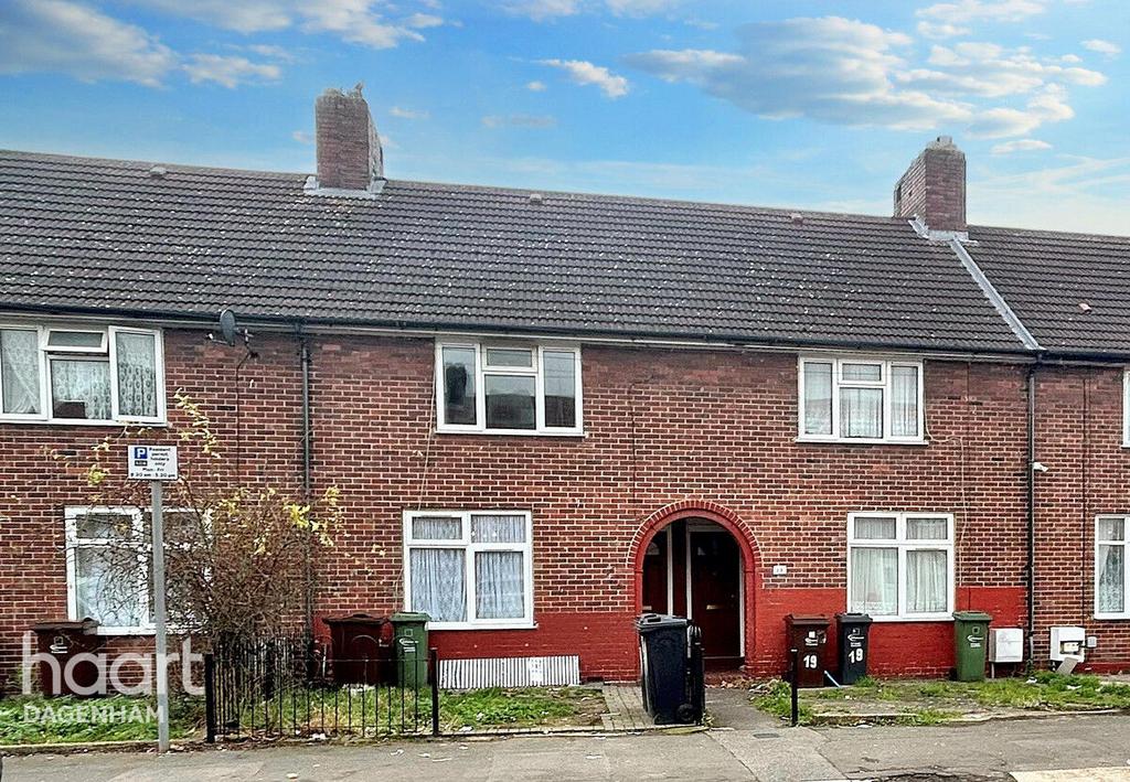 Markyate Road, Dagenham 2 bed terraced house for sale - £300,000
