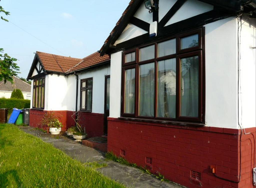 75 Burnage Hall Road, Burnage Hall... 4 bed house - £2,599 pcm (£600 pw)