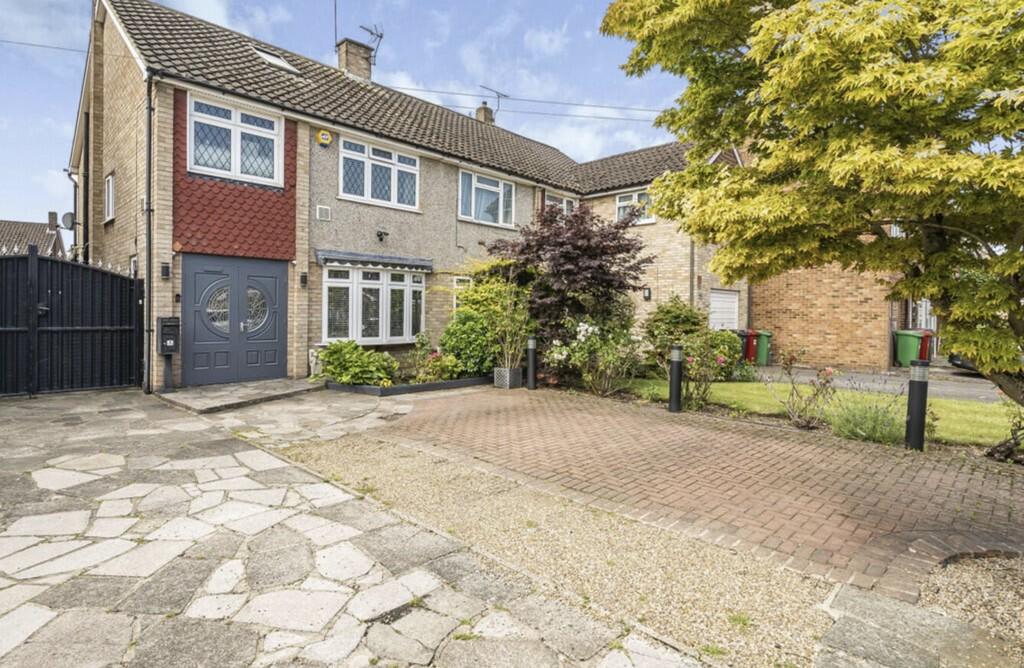 Colnbrook, Berkshire 5 bed semi-detached house for sale - £599,950