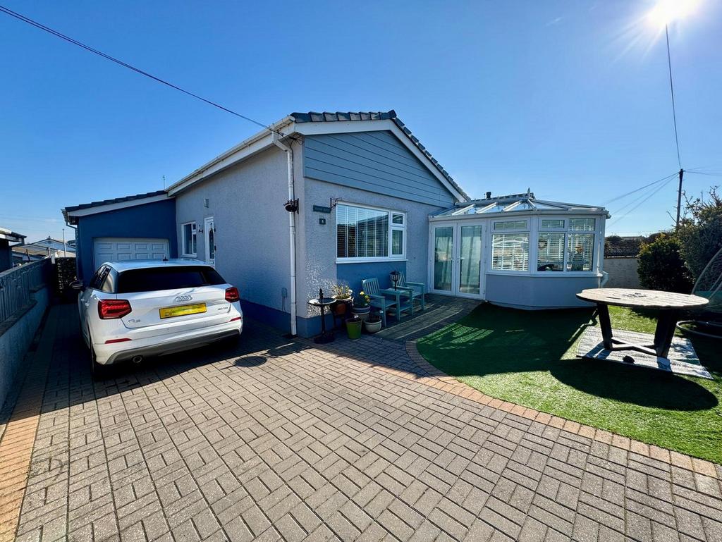 Harbour View Estate, Holyhead, LL65 3 bed bungalow - £249,950
