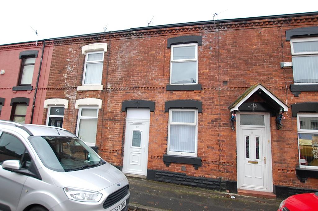 New Lees Street, Greater Manchester OL6 2 bed terraced house - £135,000