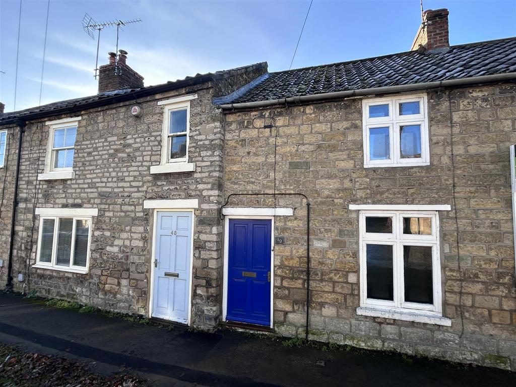 Westgate, Pickering YO18 2 bed terraced house - £210,000