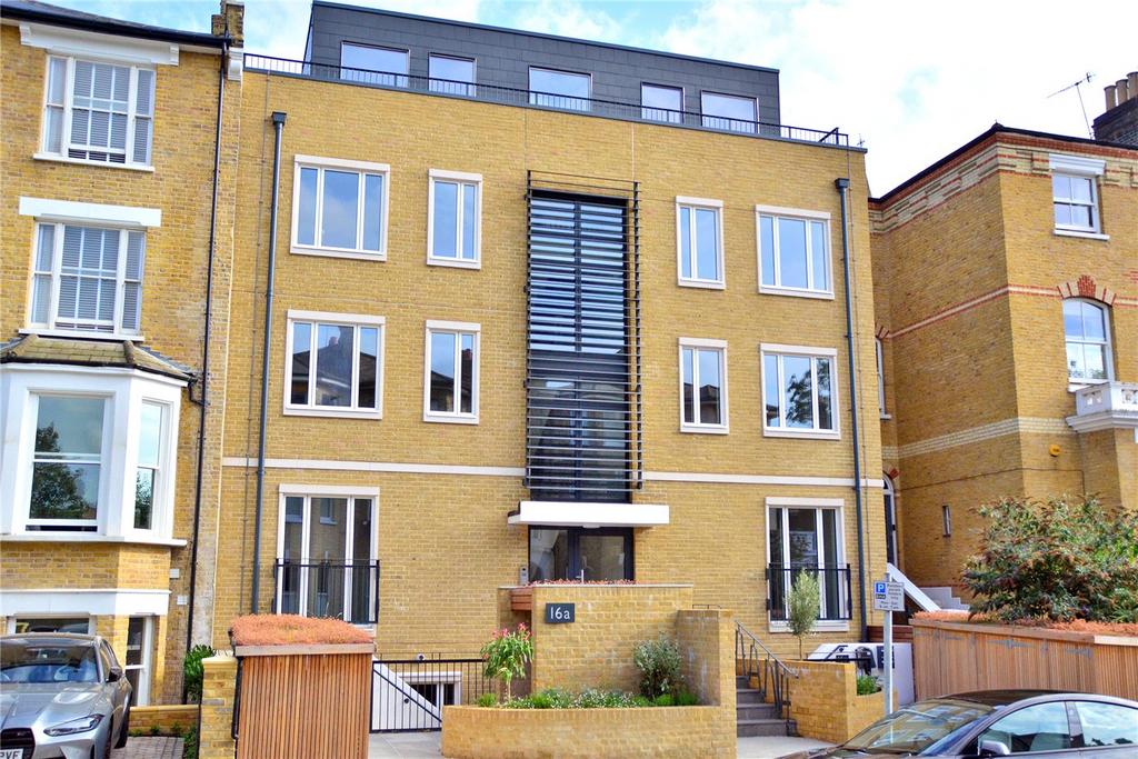 Bennett Park, Blackheath, London, SE3 2 bed apartment - £750,000