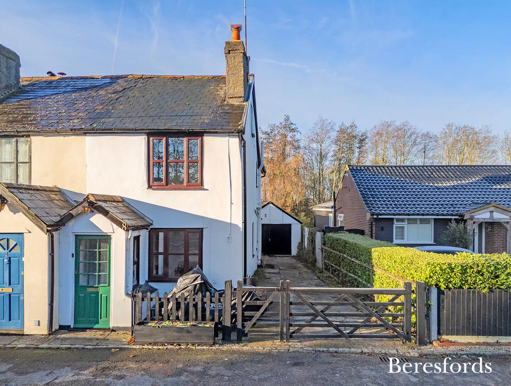 Boyton Cross, Roxwell, CM1 2 bed end of terrace house for sale - £385,000