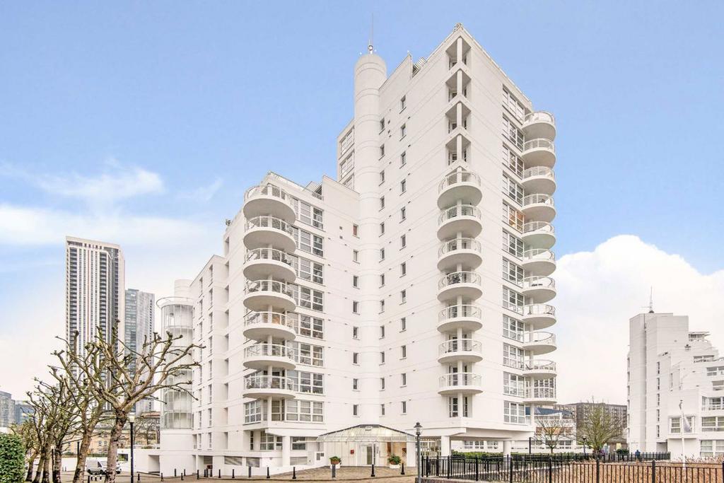 Manchester Road, London E14 3 bed flat - £2,999 pcm (£692 pw)