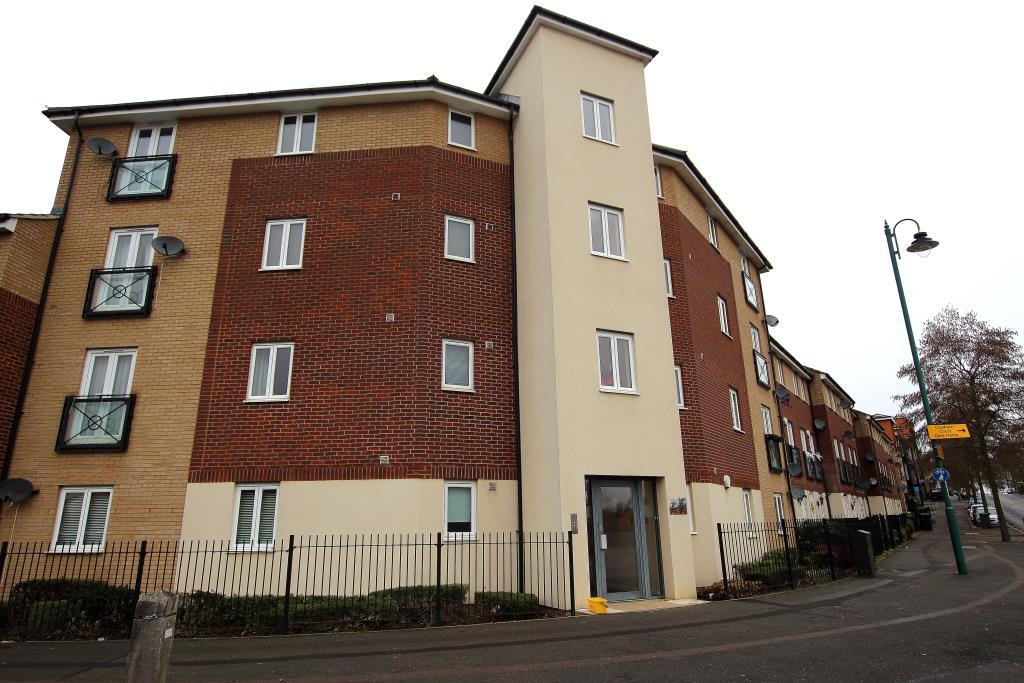 Eagle Way, Peterborough PE7 2 bed ground floor flat - £995 pcm (£230 pw)