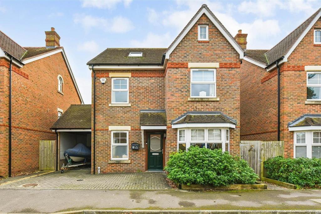 Pine Close, Westergate 4 bed detached house - £550,000