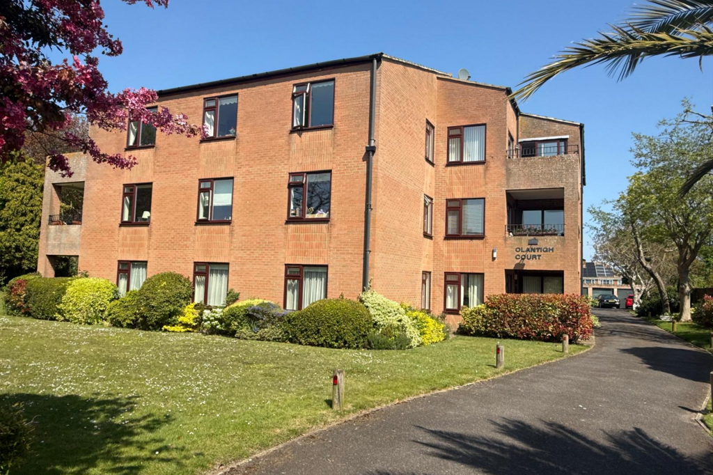 Alpha Road, Birchington CT7 2 bed flat - £230,000