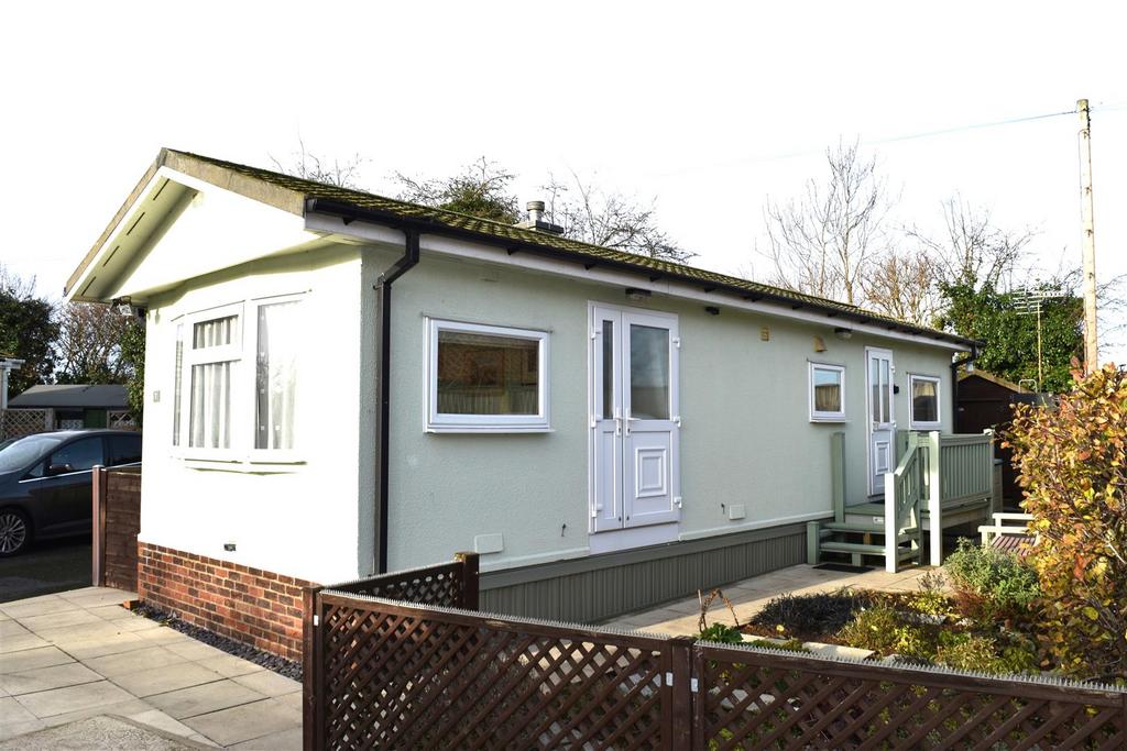 Langthorpe Park, Langthorpe 1 bed park home - £100,000